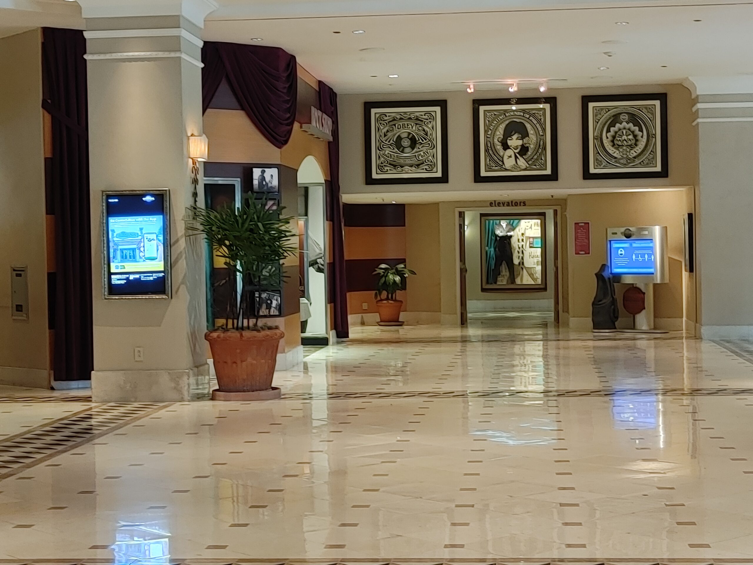 Universal Studios - HARD ROCK HOTEL ⋆ malarkey