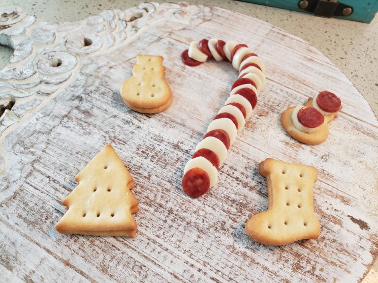 Candy Cane Cheese Snack - easy & tasty ⋆ malarkey